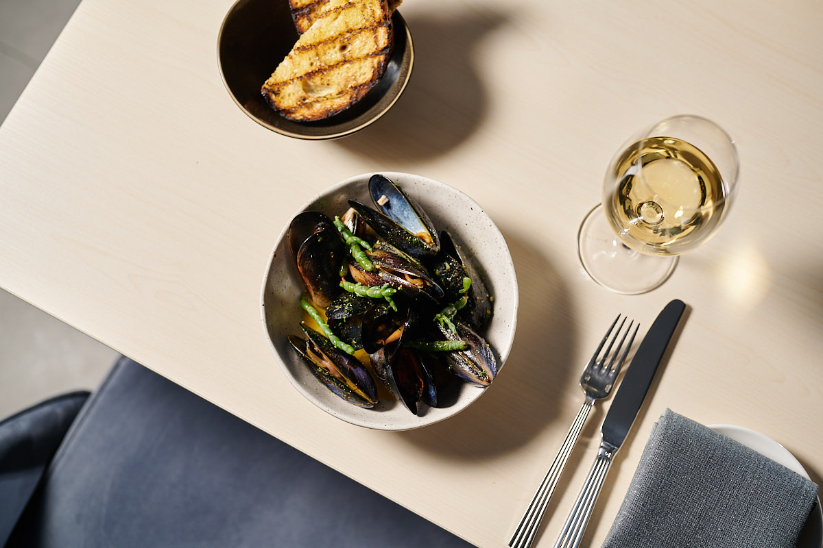 Modern Australian eatery offering breakfast and lunch
