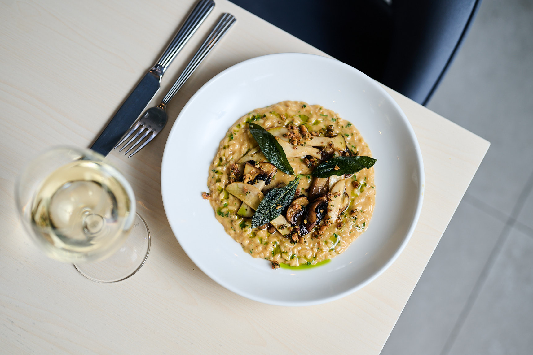 Modern Australian eatery offering breakfast and lunch